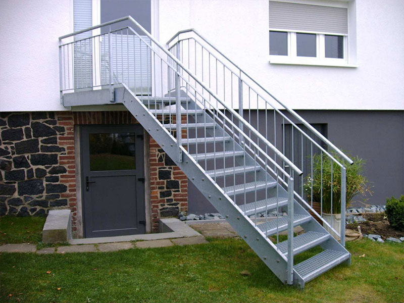 Treppe Mit Podest Aussen